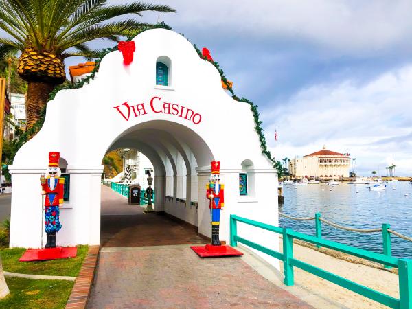 Catalina Holiday Cheer | Catalina Express